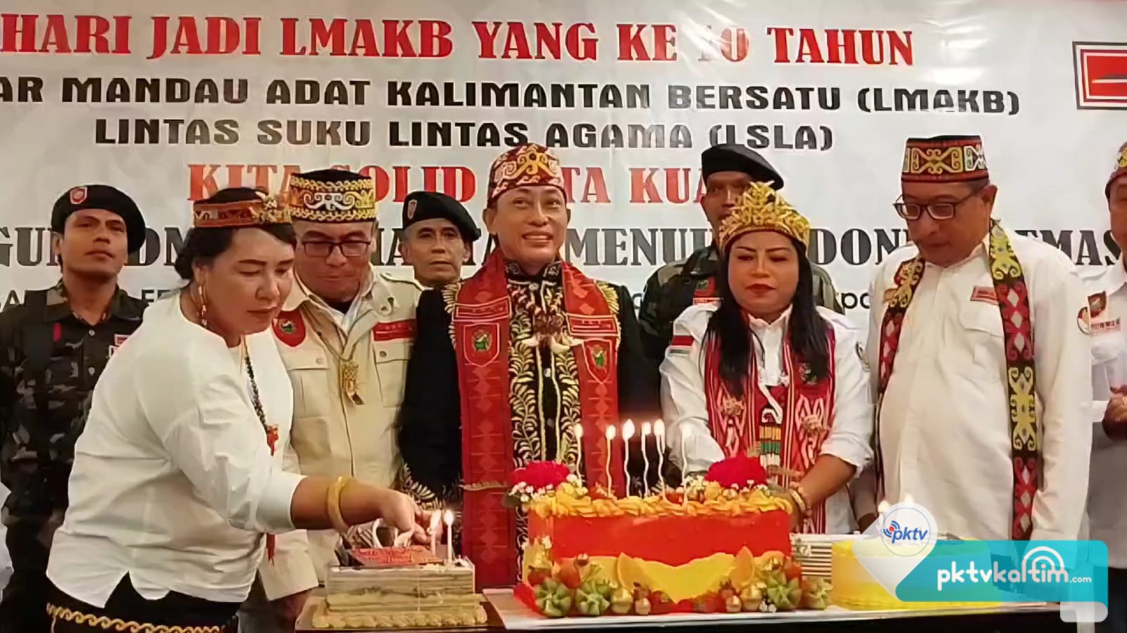 PKTV Kaltim - Perayaan Hari Jadi ke-10 Laskar Mandau Adat Kalimantan ...